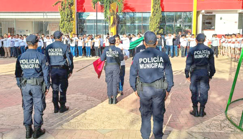 Realizan honores a la bandera en Chilón - Diario de Palenque