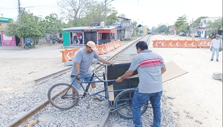 Vecinos de Pakal-Ná paran obra de la Marina por el cierre de calle ...